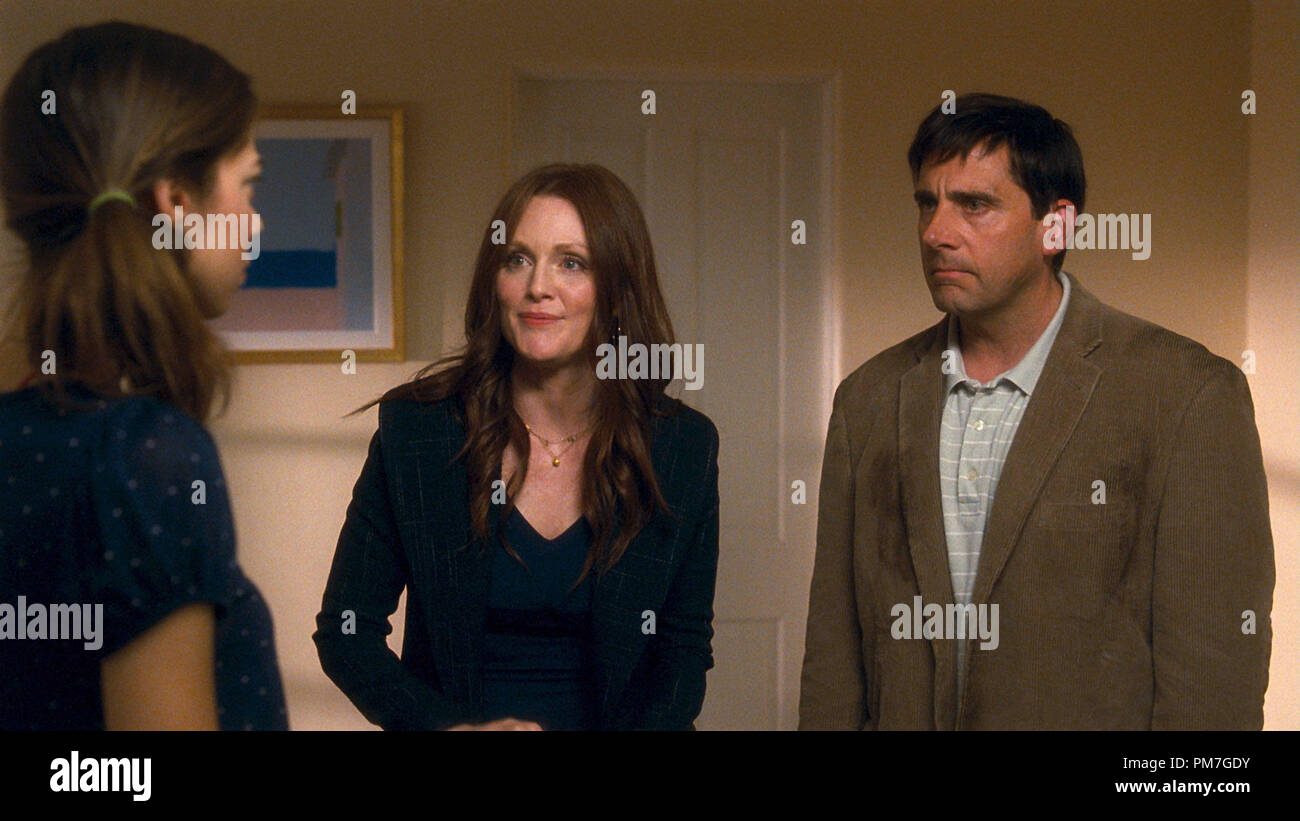 (L-r) ANALEIGH TIPTON as Jessica, JULIANNE MOORE as Emily and STEVE ...