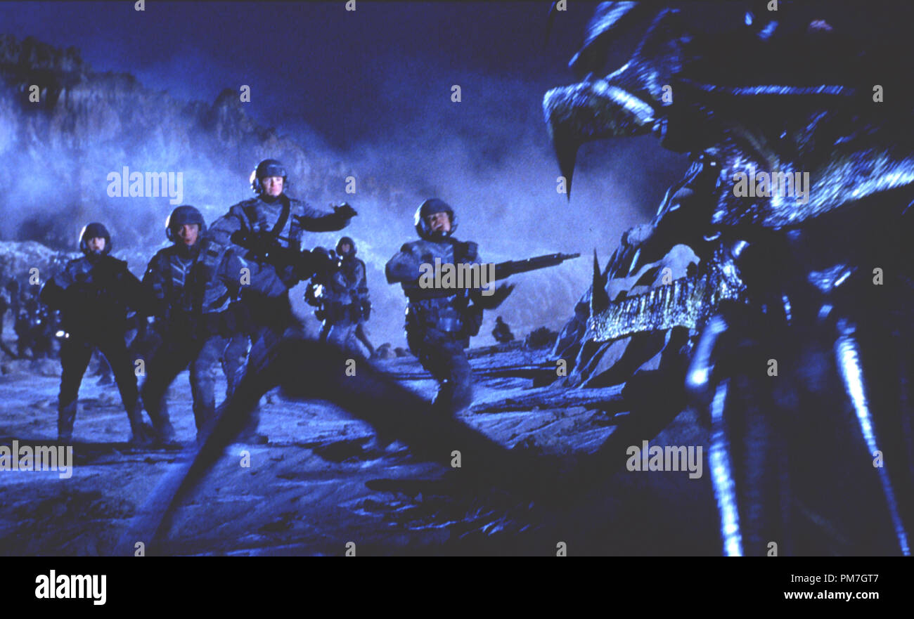 Starship troopers 1997 hi-res stock photography and images - Alamy