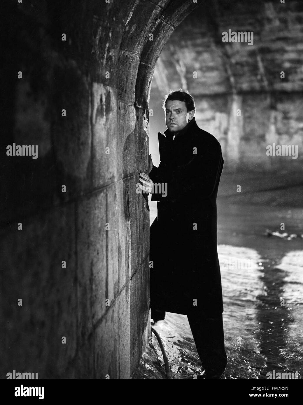 Orson welles the third man 1949 hi-res stock photography and images - Alamy