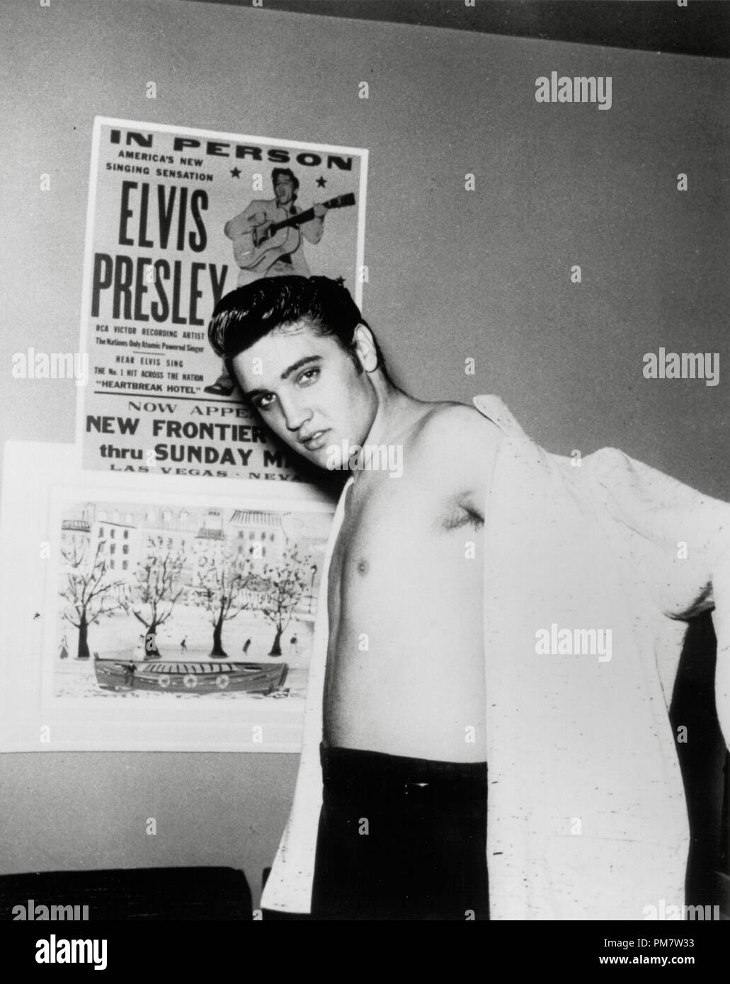 Elvis presley 1950s hi-res stock photography and images - Alamy