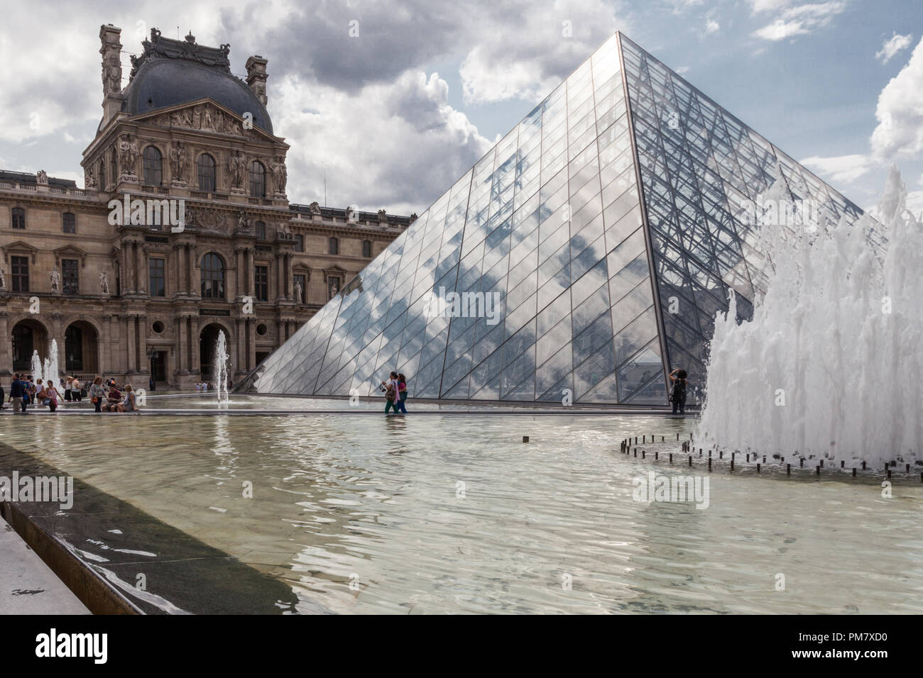 Louvre piramid hi-res stock photography and images - Alamy