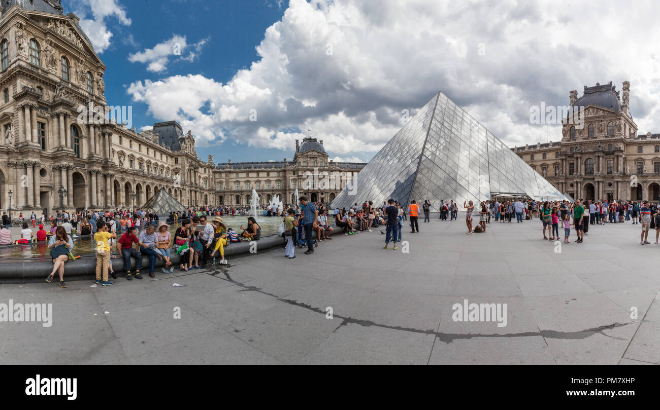 Louvre piramid hi-res stock photography and images - Alamy