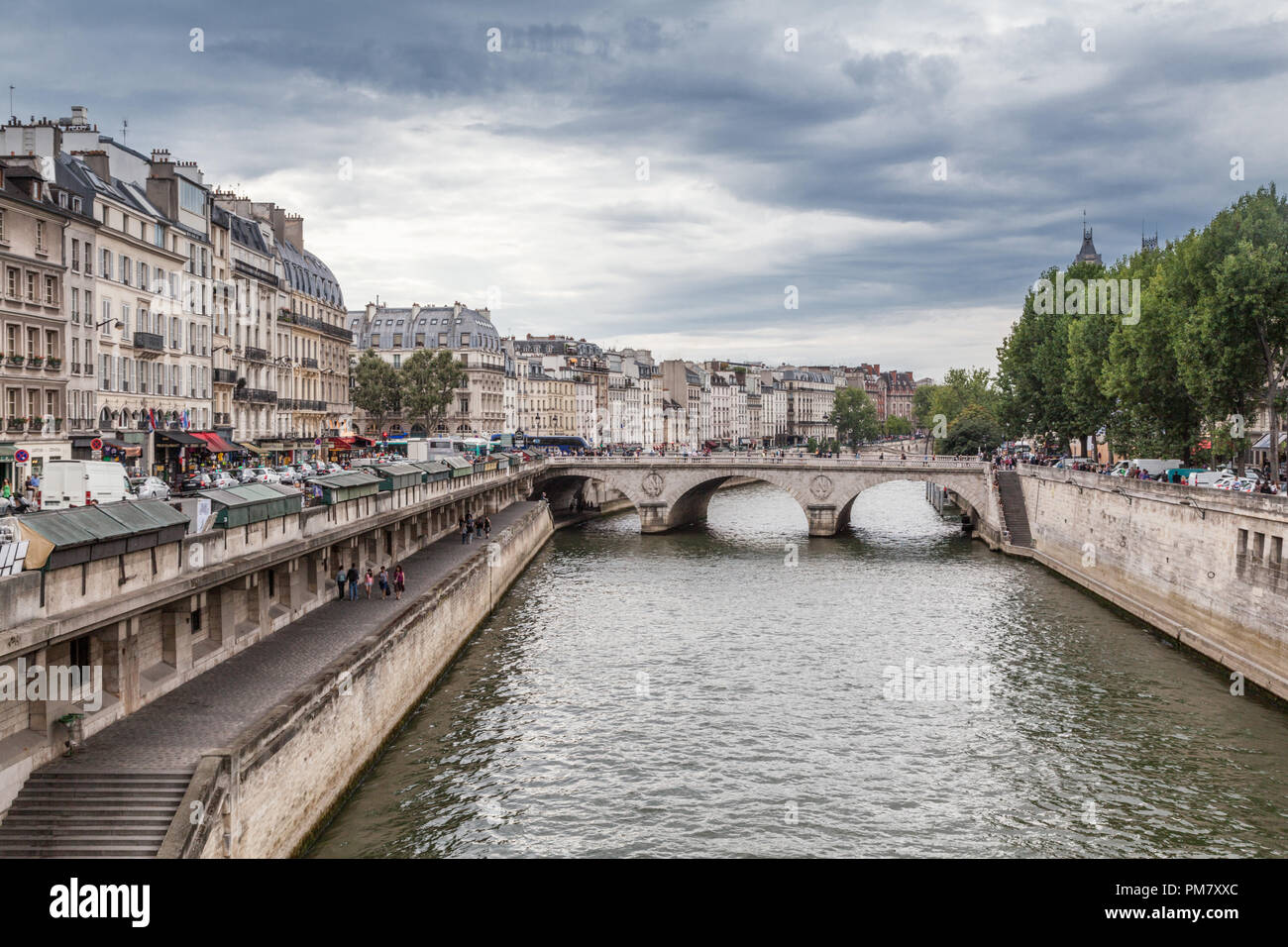 walking through the streets of Paris, Pont Napoleon III Stock Photo - Alamy