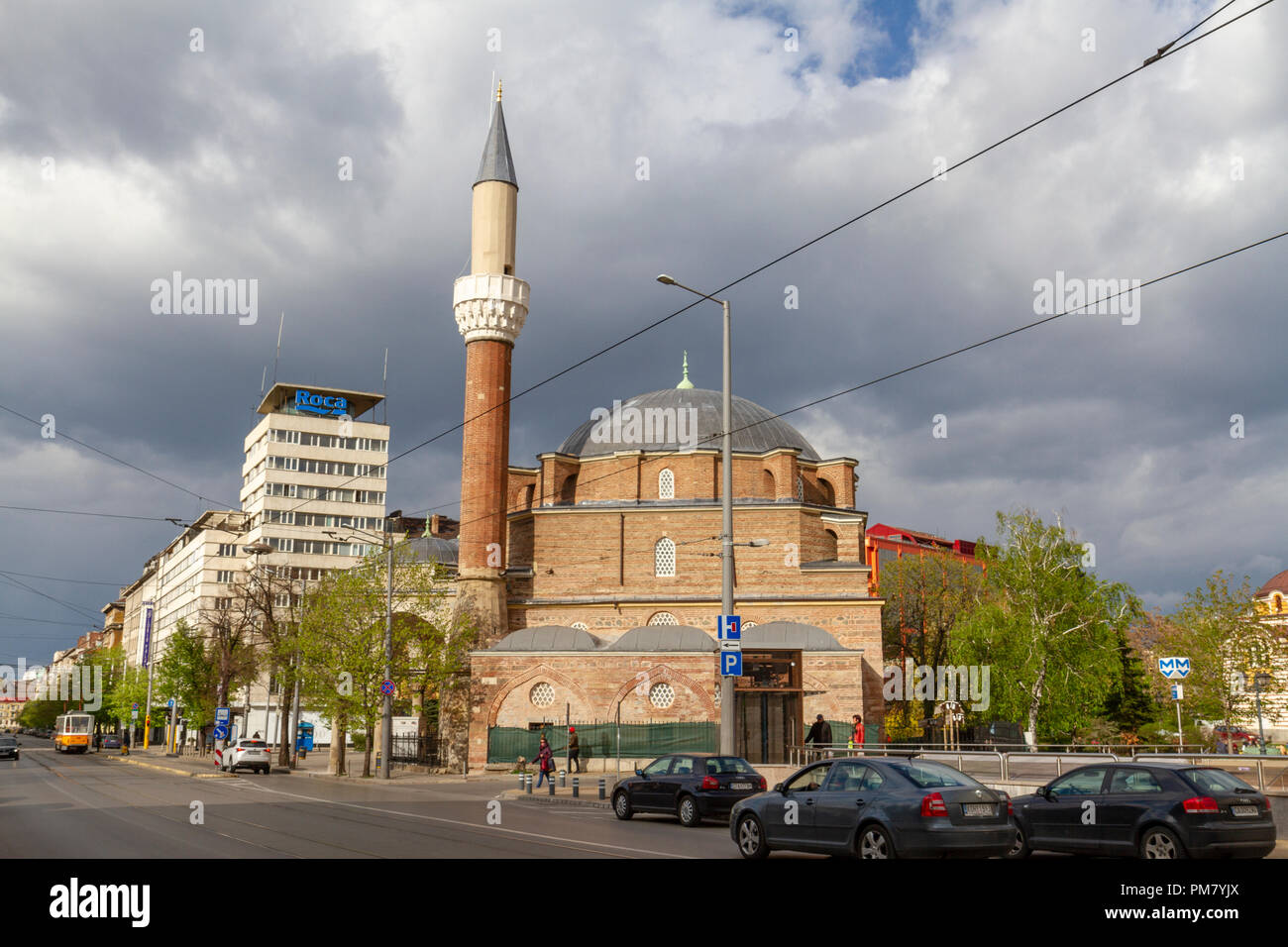 The Sofia Central Mosque (Banya Bashi Mosque), Sofia, Bulgaria Stock Photo - Alamy