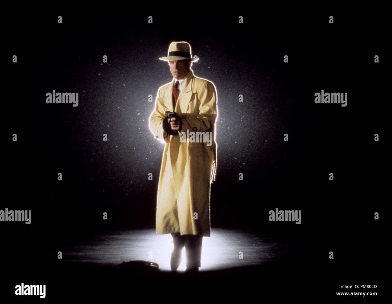 Film still or Publicity still from "Dick Tracy" Warren Beatty © 1990 ...