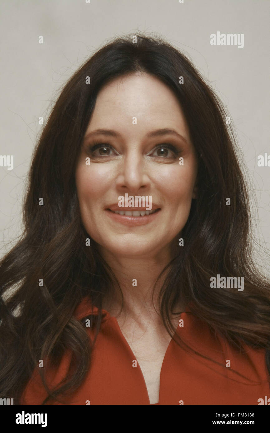 Madeline Stowe "Revenge" Portrait Session, October 31, 2011 ...