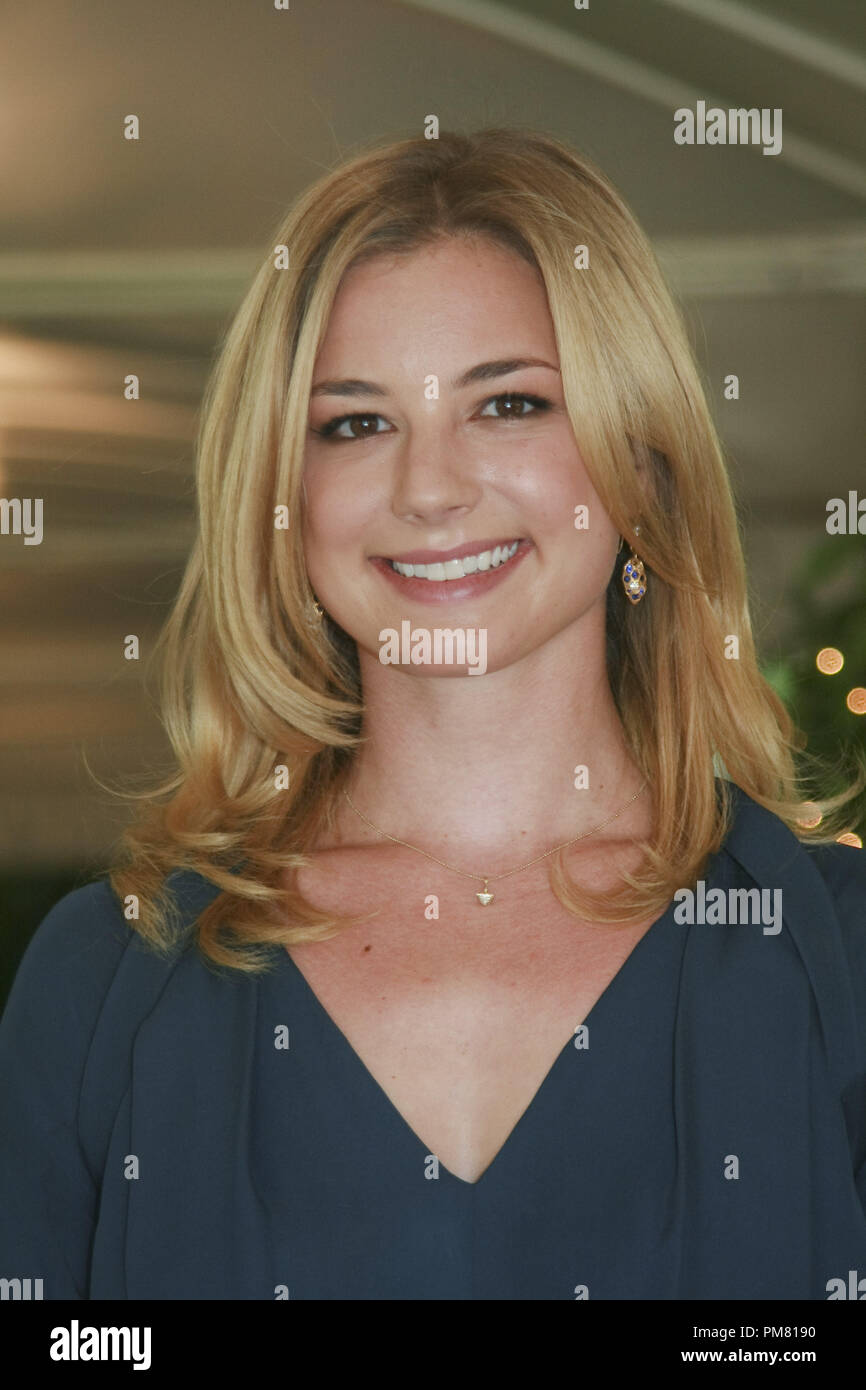 Emily VanCamp "Revenge" Portrait Session, October 31, 2011 ...