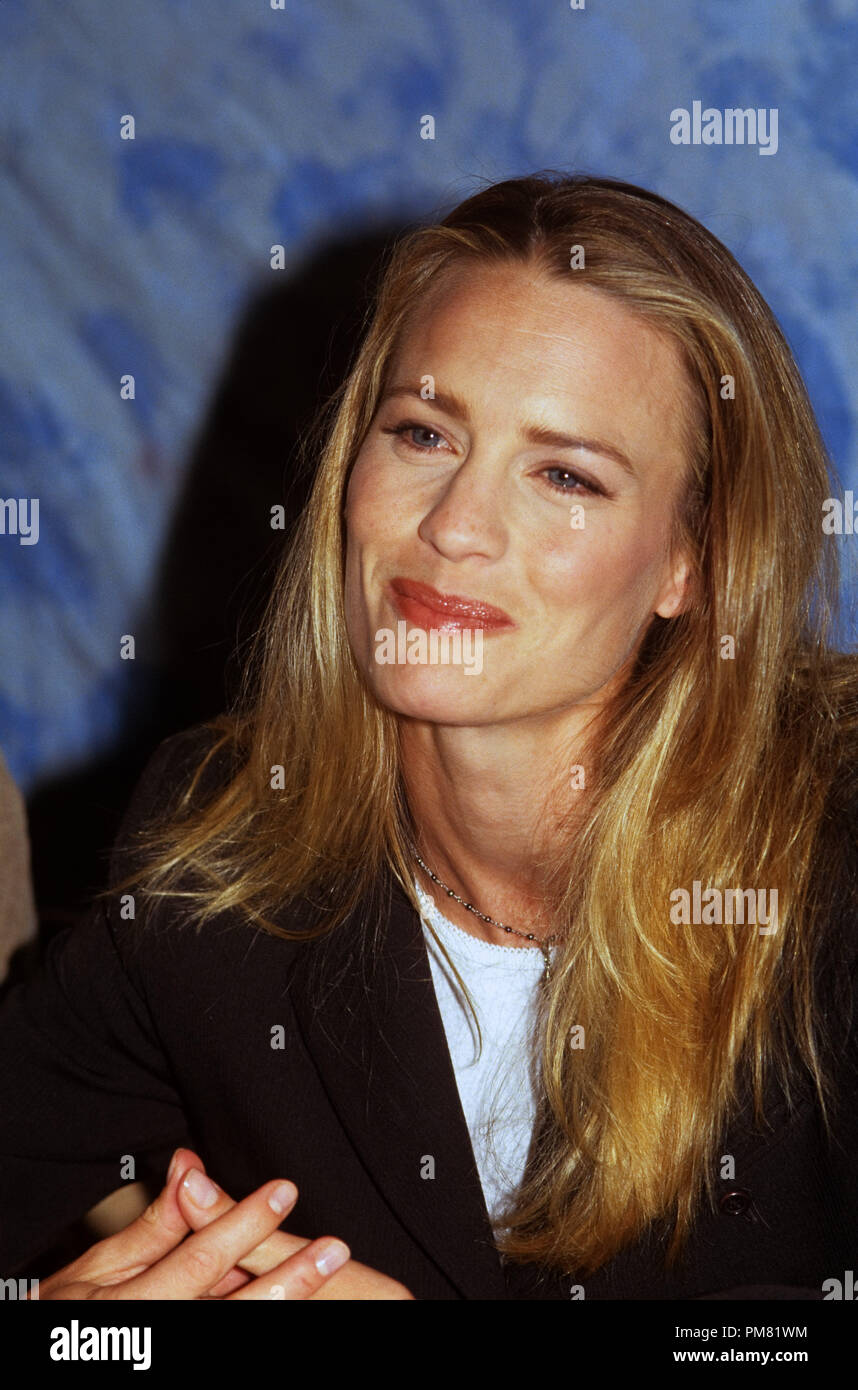 Corpo De Robin Wright Robin Wright Robin Wright Added A New Photo.