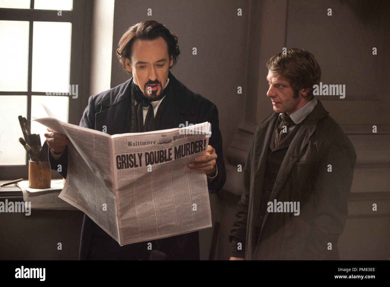 Raven right hi-res stock photography and images - Alamy