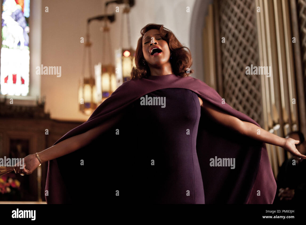 Emma (Whitney Houston) in TriStar Pictures' SPARKLE Stock Photo - Alamy