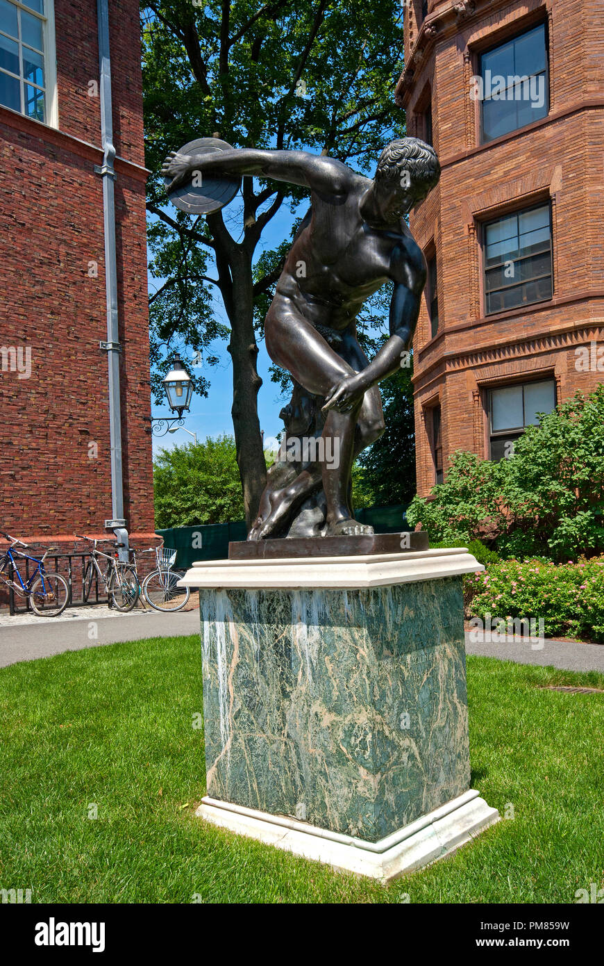 Discus Thrower Statue High Resolution Stock Photography and Images - Alamy