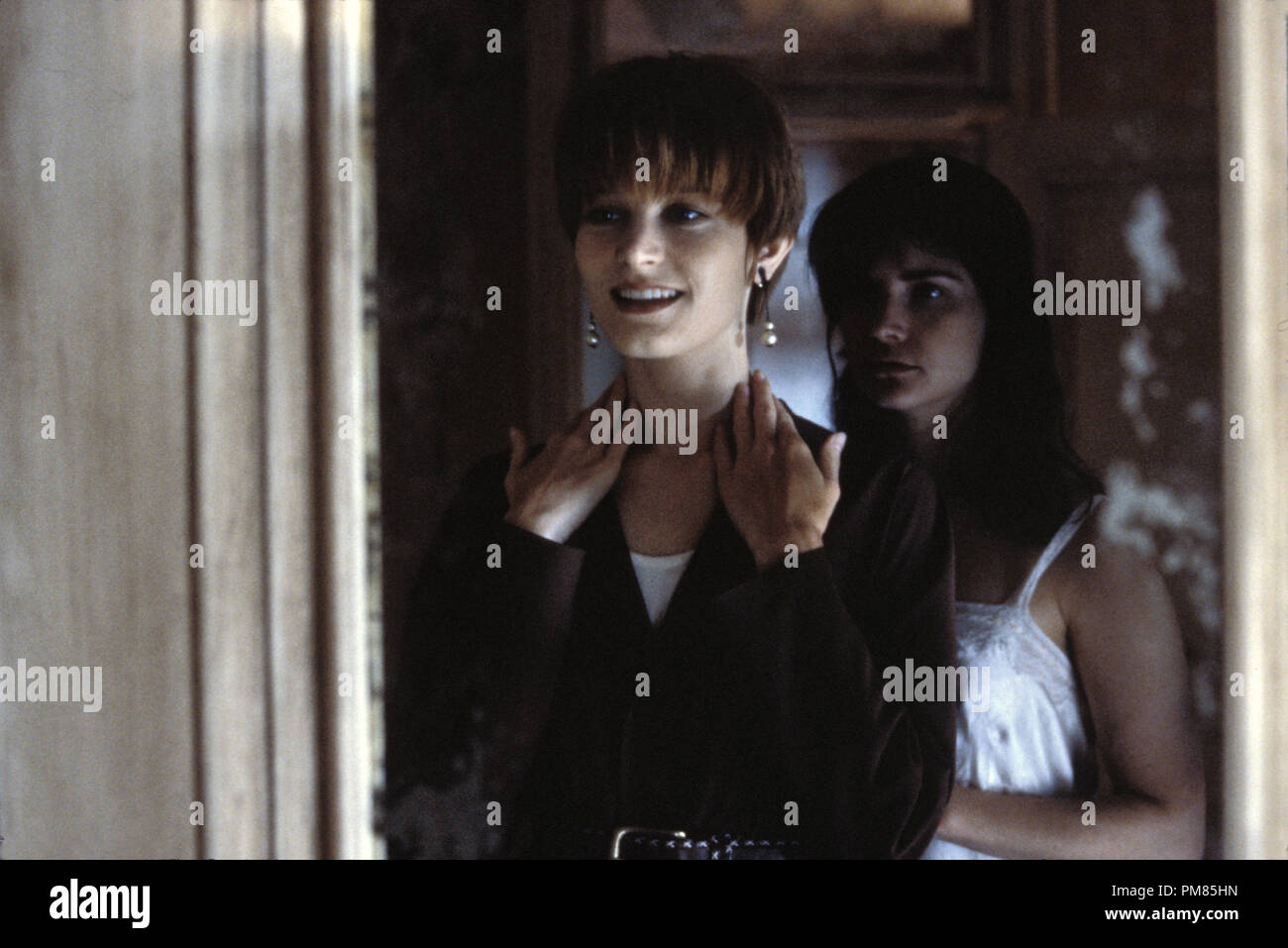 Bridget fonda single white female hi-res stock photography and images ...