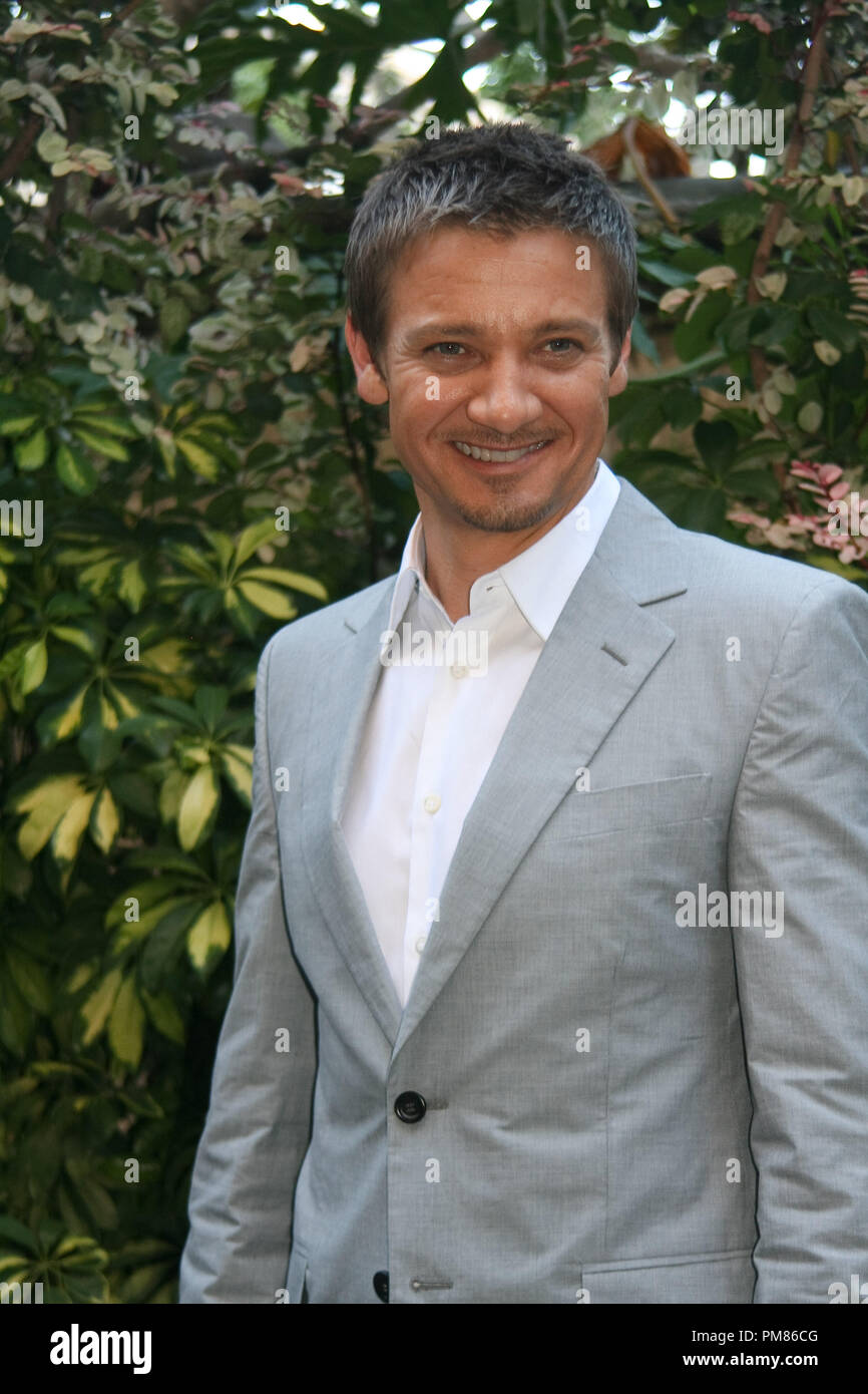 Jeremy Renner "The Bourne Legacy" Portrait Session, July 20, 2012 ...