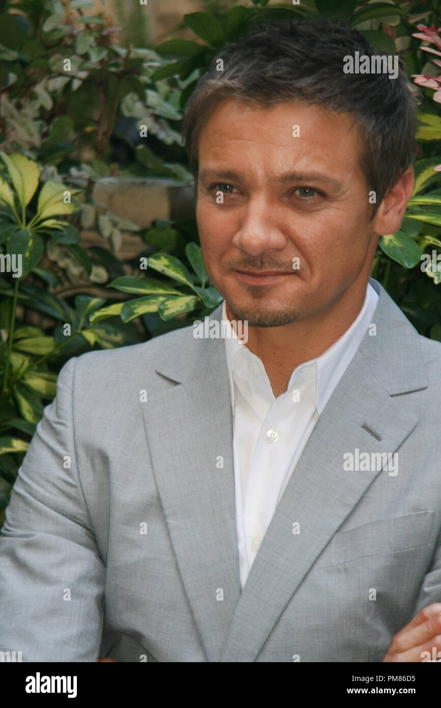 Jeremy Renner "The Bourne Legacy" Portrait Session, July 20, 2012 ...