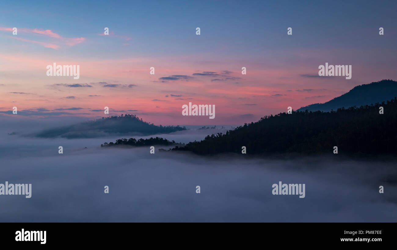 Mountain tops above the clouds at Yun Lai Viewpoint, Pai Thaiand Stock ...