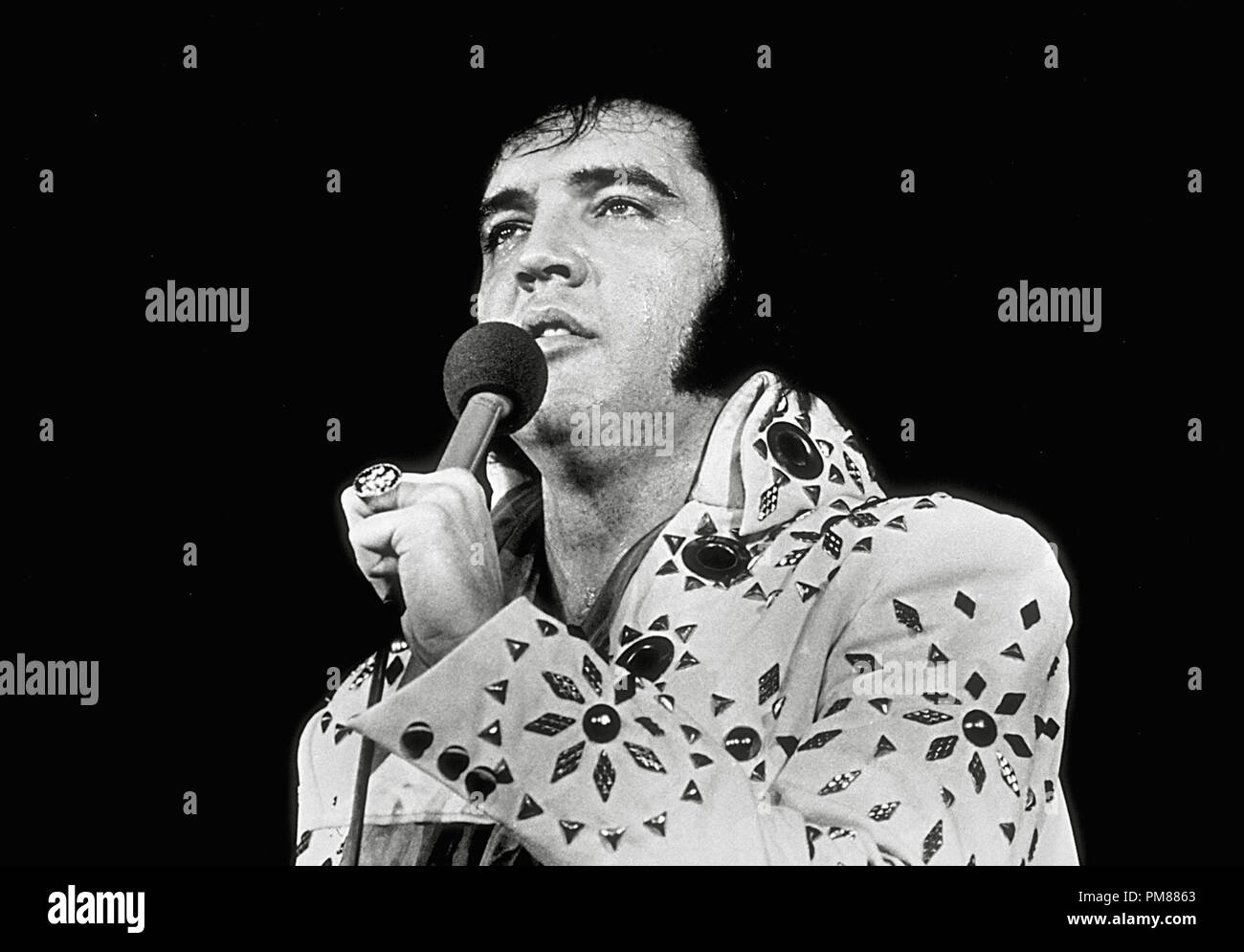 Elvis presley 1972 hi-res stock photography and images - Alamy