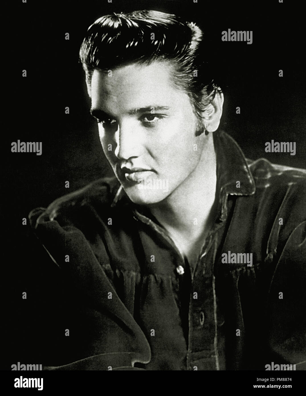 Elvis presley 1955 hi-res stock photography and images - Alamy