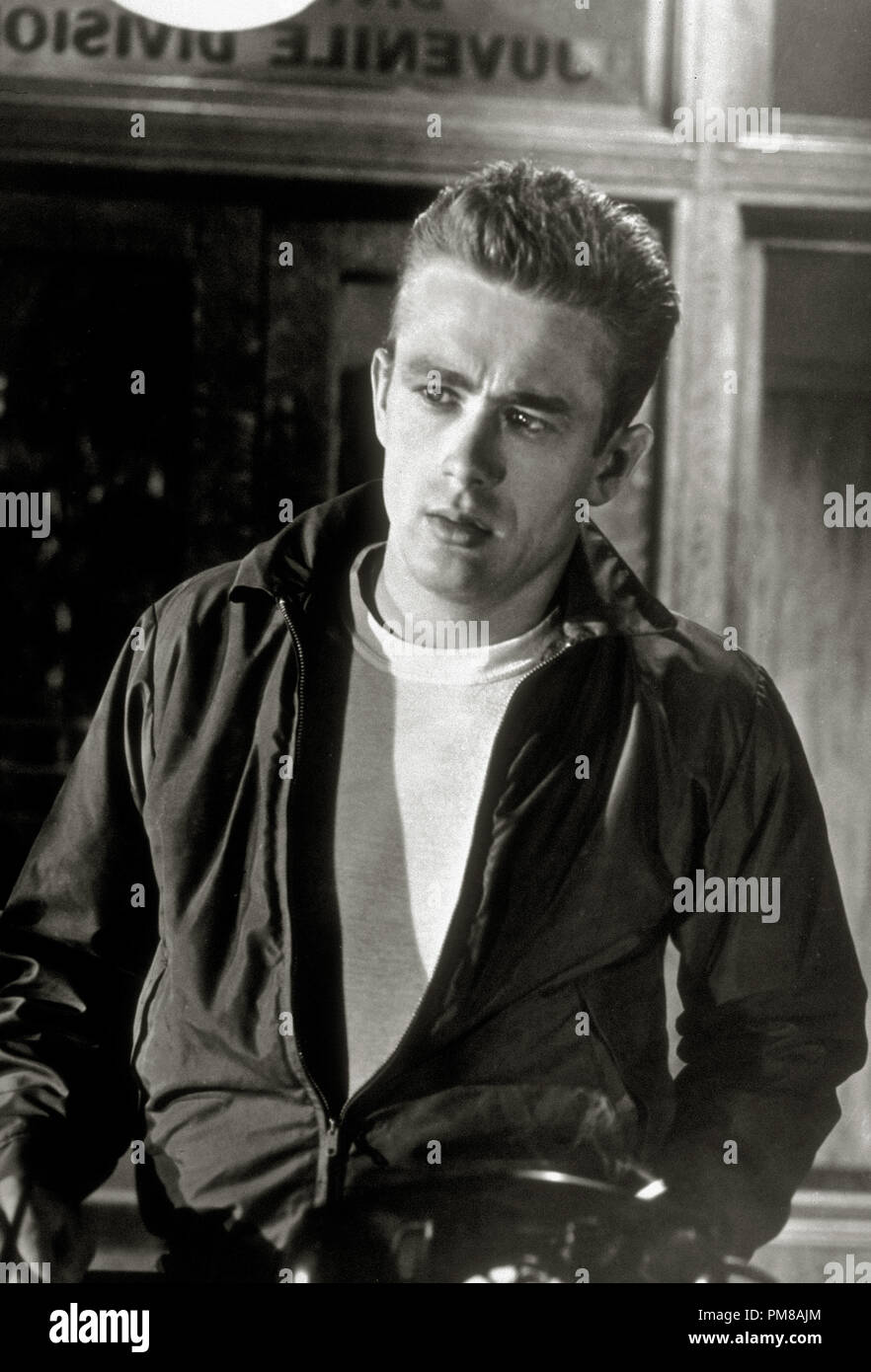 James dean rebel without hi-res stock photography and images - Alamy