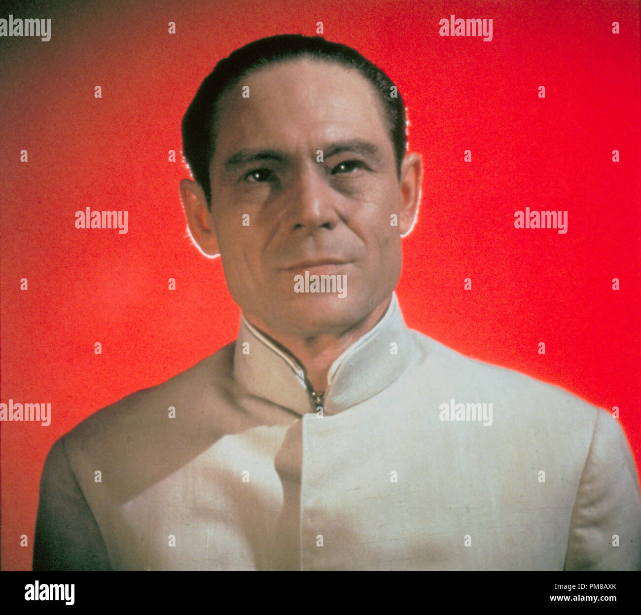 Joseph wiseman bond hi-res stock photography and images - Alamy