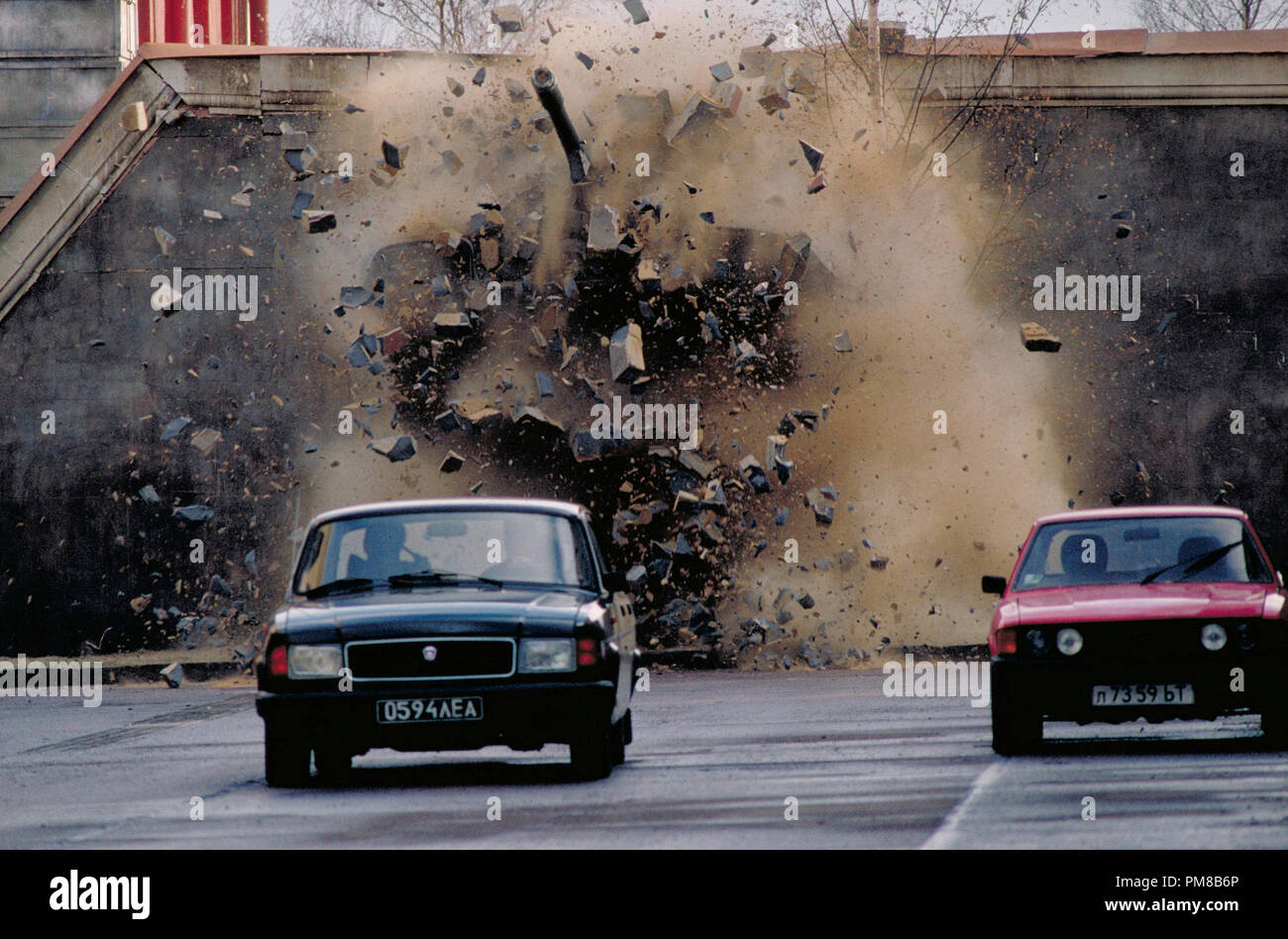 James bond 1995 goldeneye hi-res stock photography and images - Alamy