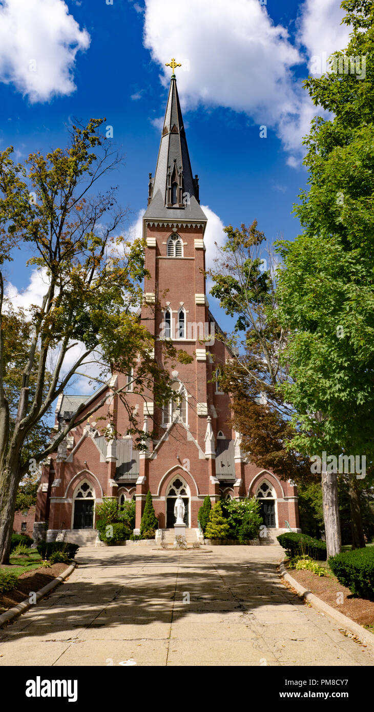 Family praying catholic church hi-res stock photography and images - Alamy