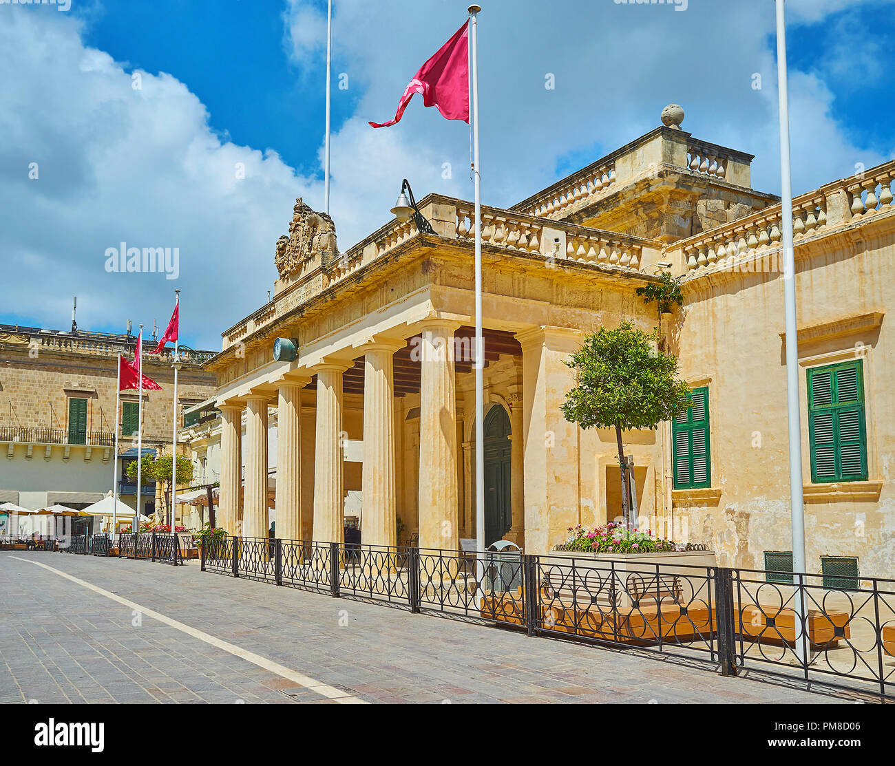 Malta valletta st george square hi-res stock photography and images - Alamy