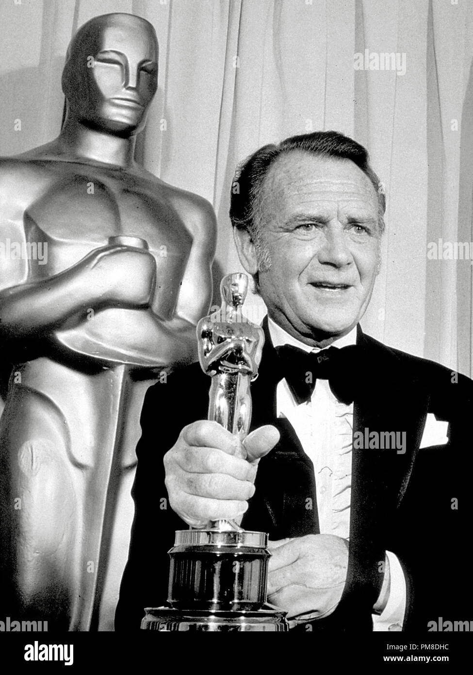 John Mills (Best Supporting Actor) at the 43rd Annual Academy Awards, 1971 File Reference ...