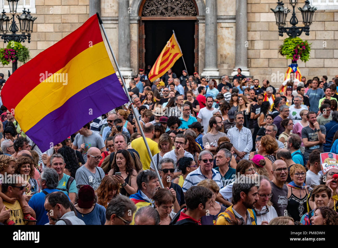 Republican spanish flag hi-res stock photography and images - Alamy