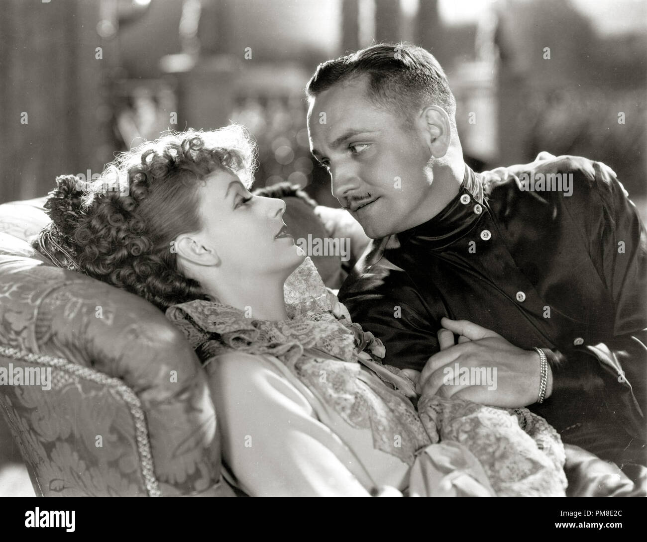 Greta garbo anna karenina hi-res stock photography and images - Alamy
