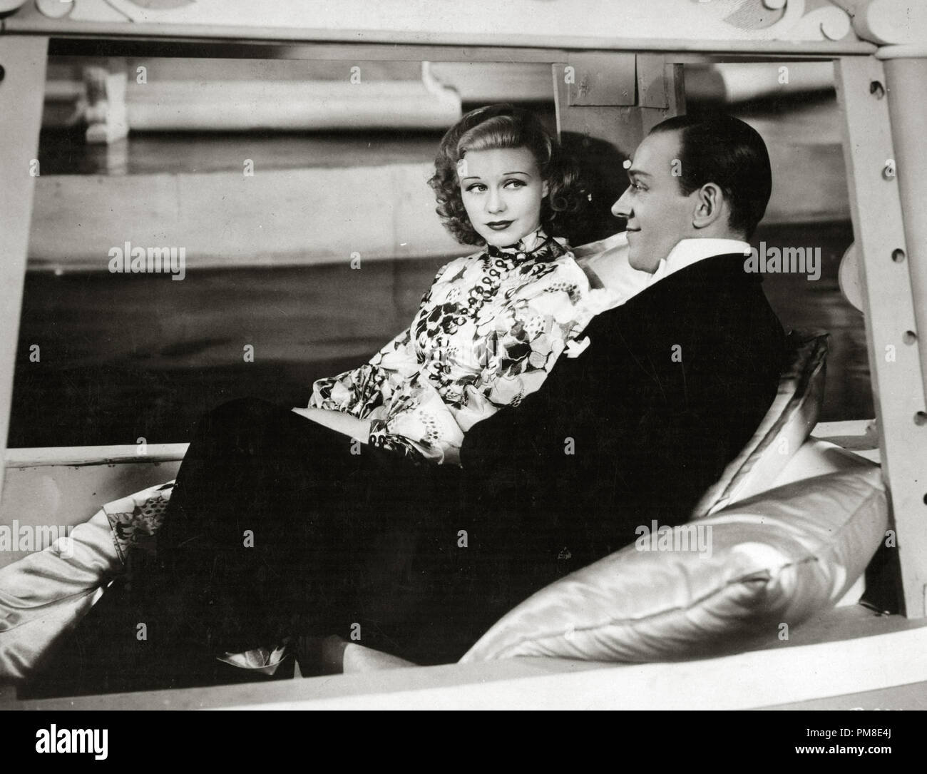 Top hat film astaire hi-res stock photography and images - Alamy