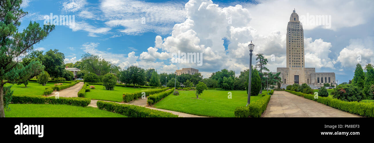 The famous and historic Art Deco Louisiana State Capitol Building ...