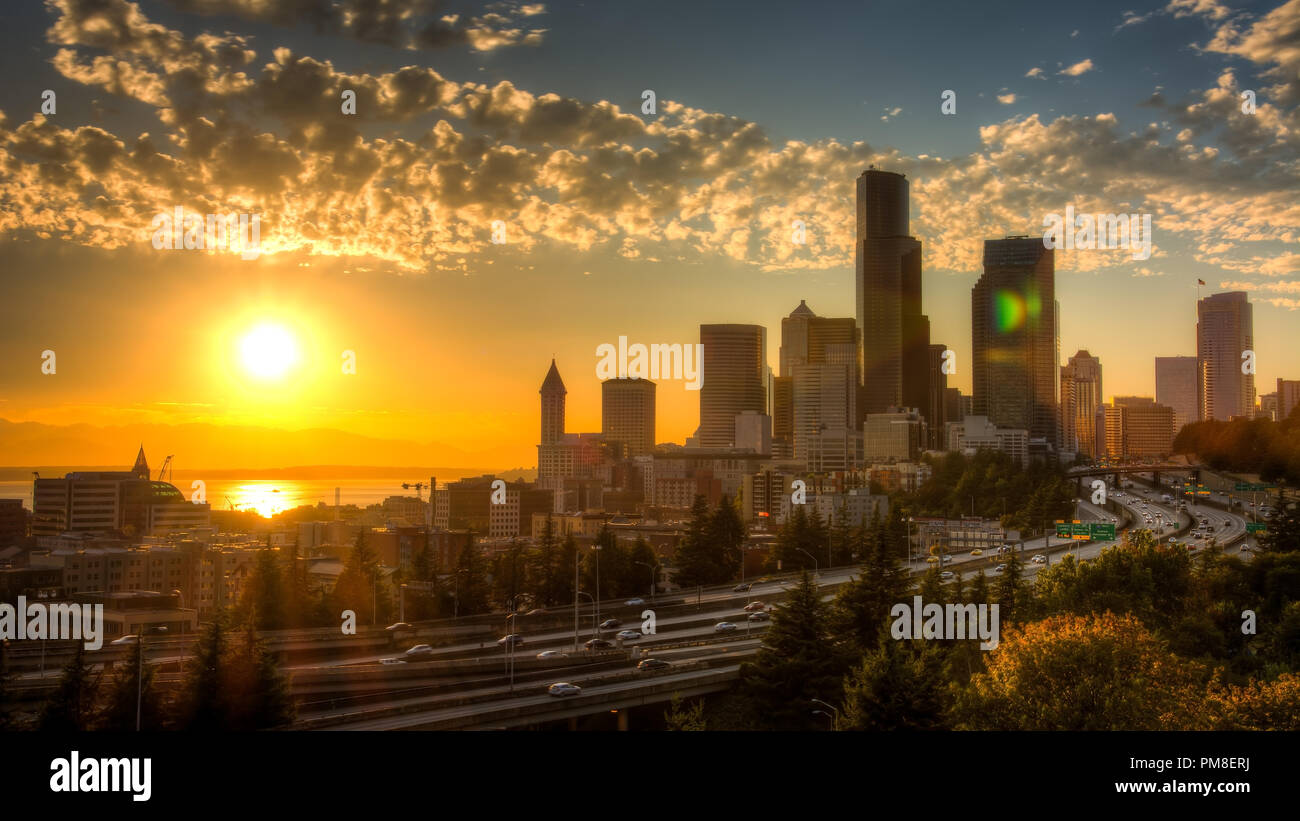 Seattle skyscrapers hi-res stock photography and images - Alamy