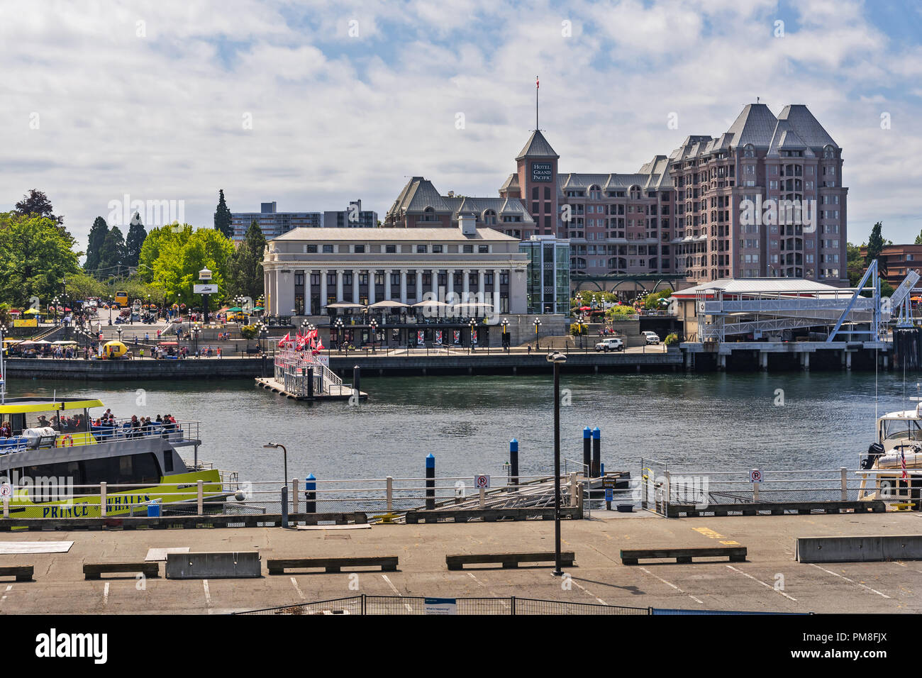 Victoria harbour urban landscape hi-res stock photography and images ...