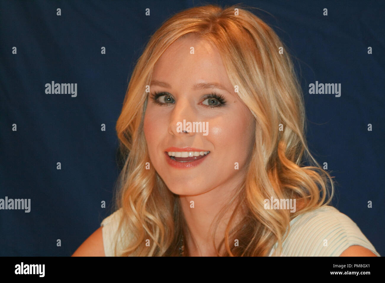 Kristin Bell "House of Lies" Portrait Session, April 10, 2012 ...