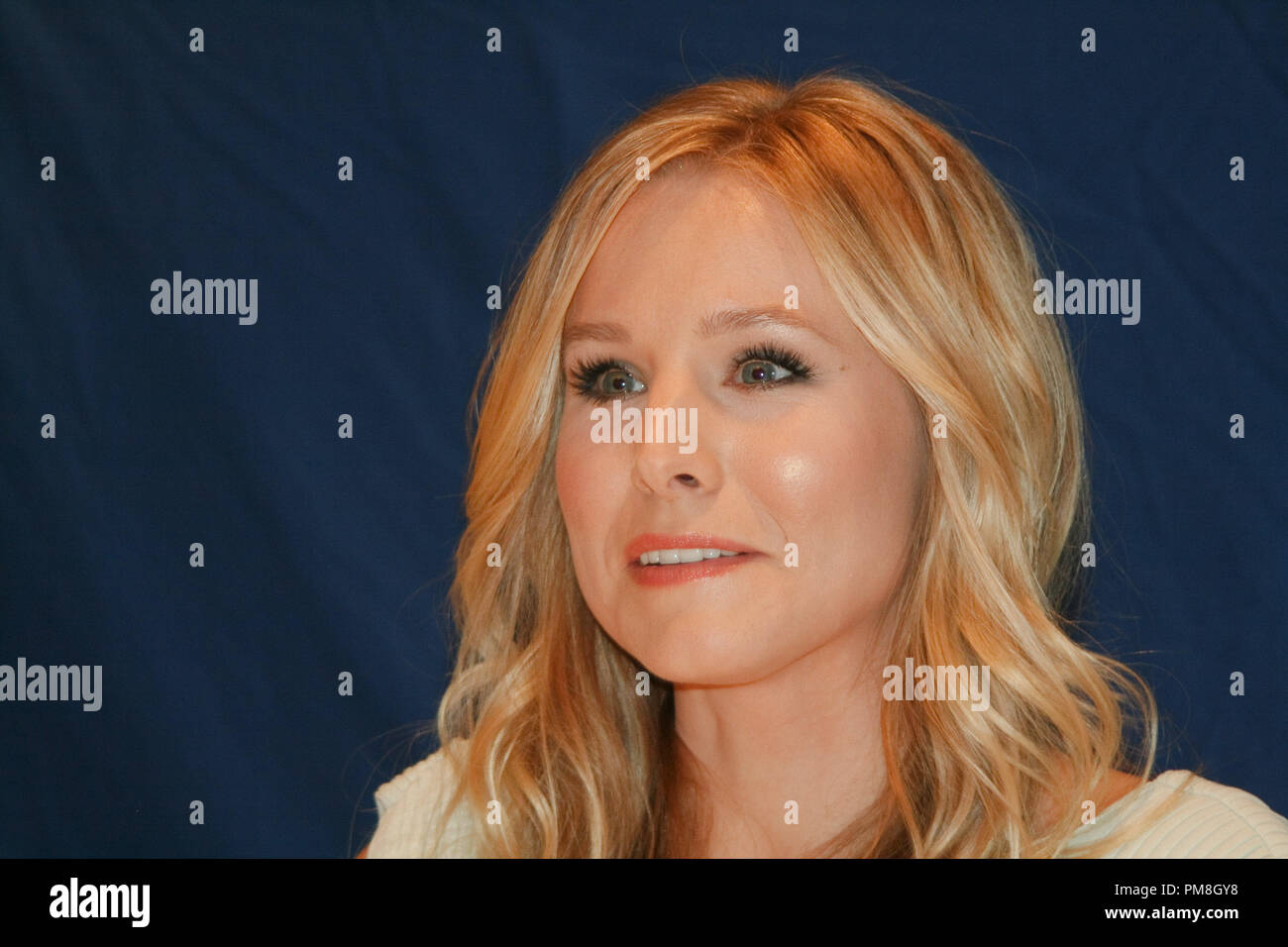 Kristin Bell "House of Lies" Portrait Session, April 10, 2012 ...