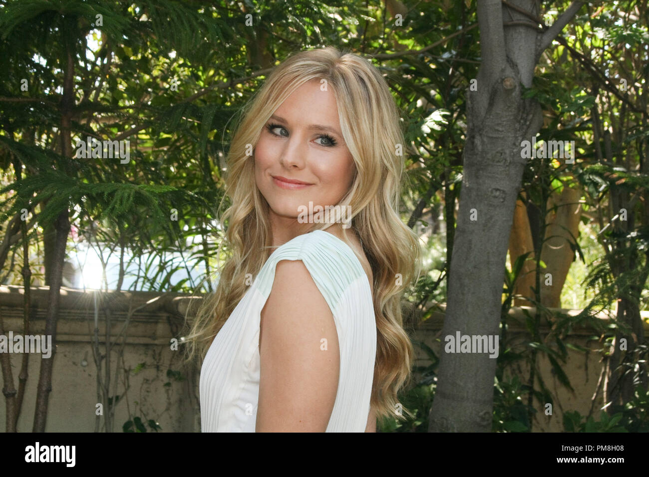 Kristin Bell "House of Lies" Portrait Session, April 10, 2012 ...