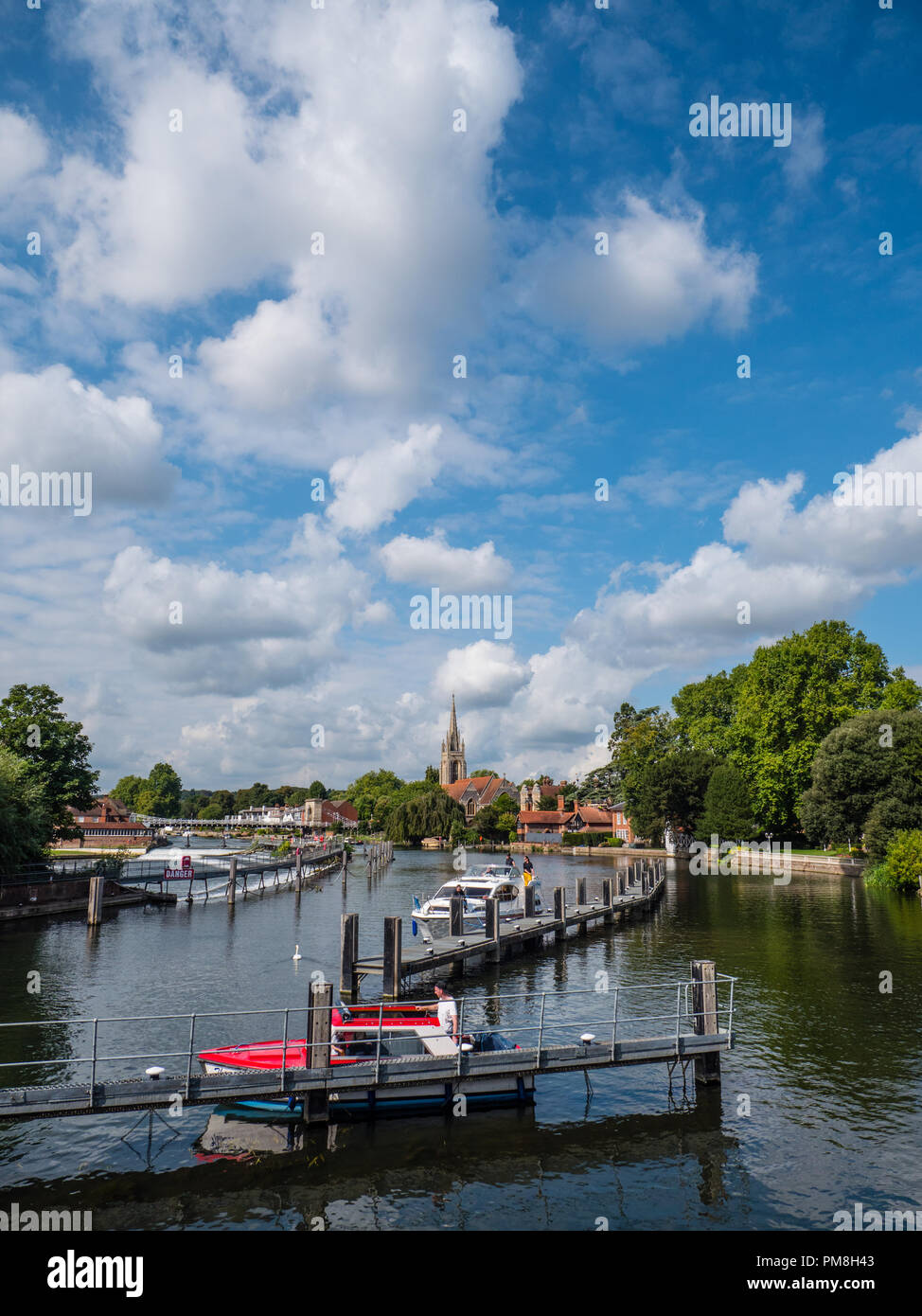 Iconic england landscpae hi-res stock photography and images - Alamy