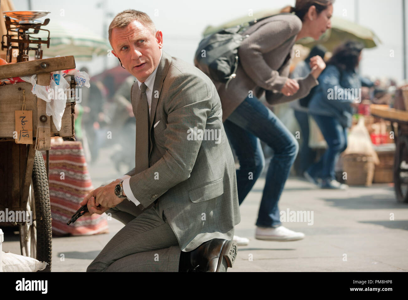 Daniel Craig Skyfall Pictures High Resolution Stock Photography and ...