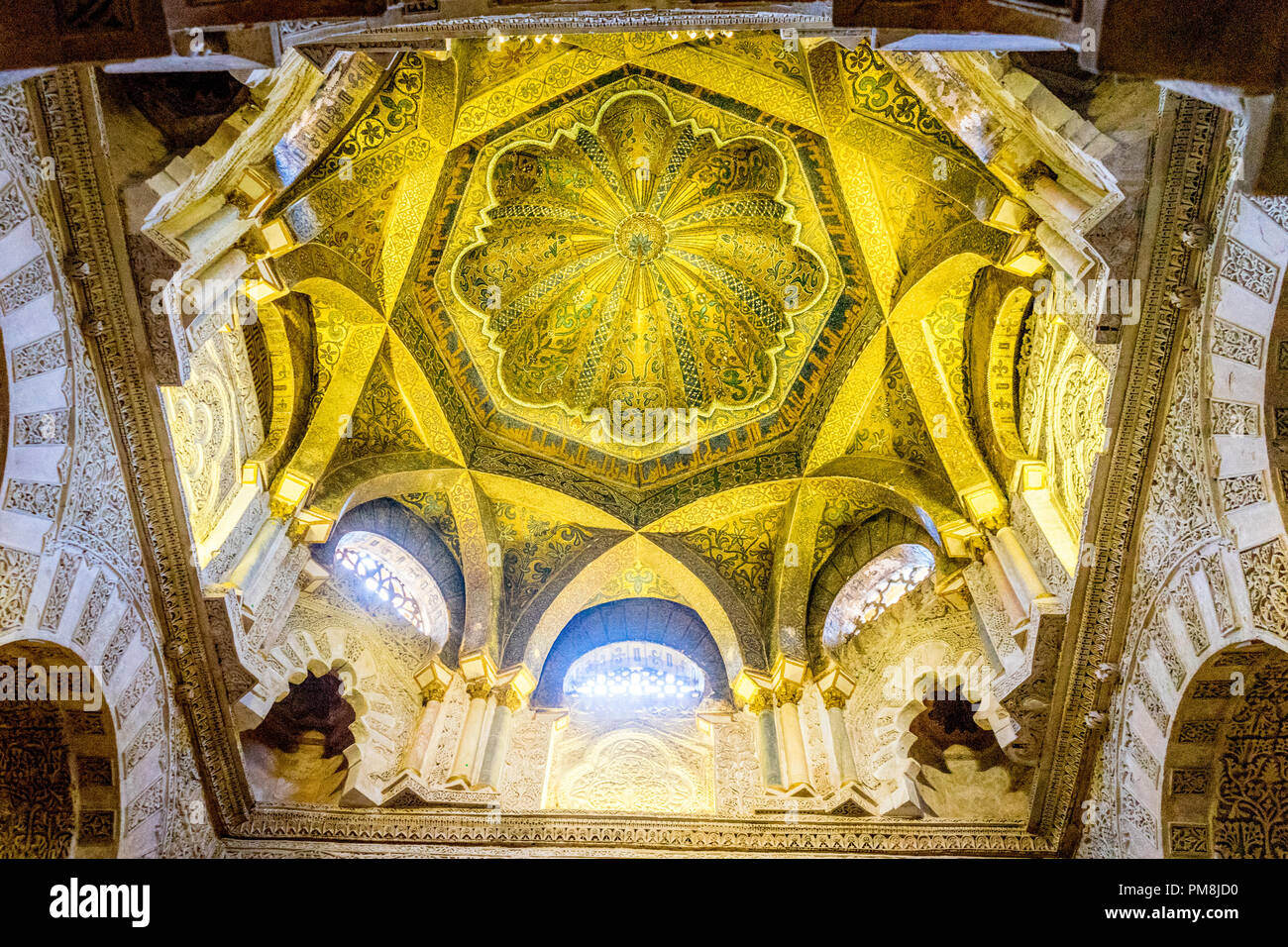 Arabic arch gold hi-res stock photography and images - Alamy