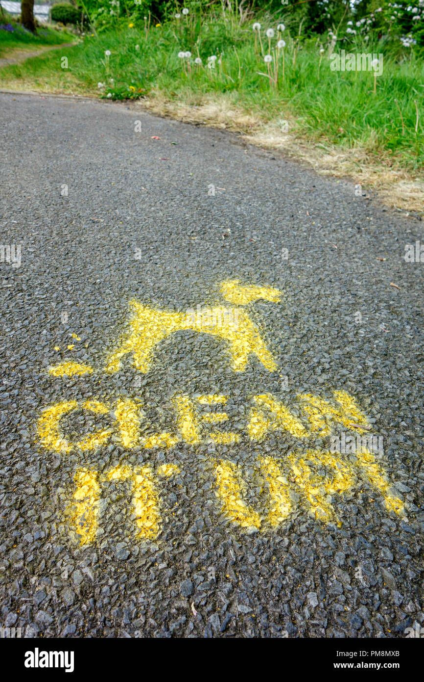 Dog poo sign hi-res stock photography and images - Alamy