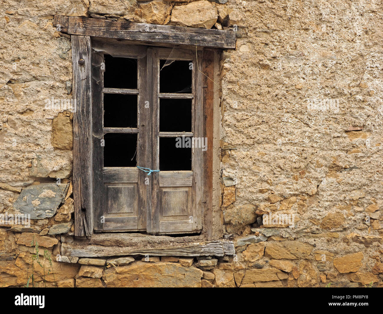 String hinge hi-res stock photography and images - Alamy