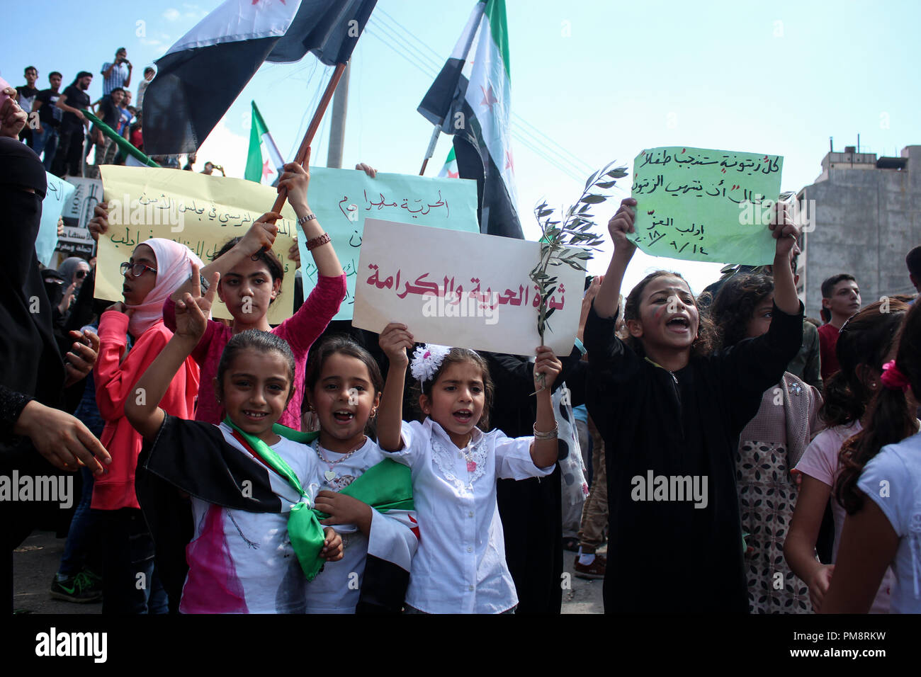 Children holding posters hi-res stock photography and images - Alamy