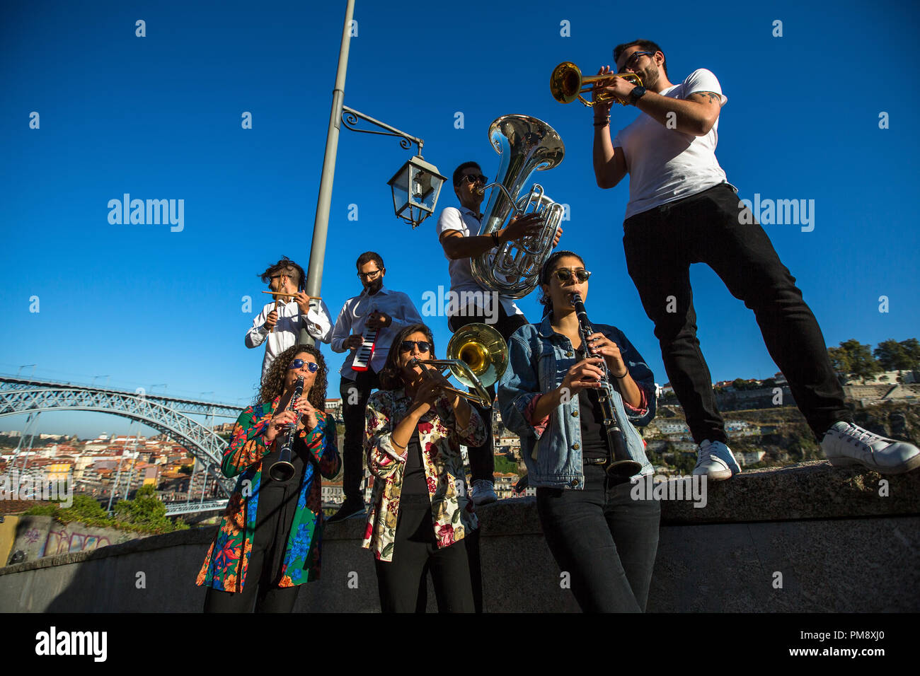 Douro river street musicians hi-res stock photography and images - Alamy