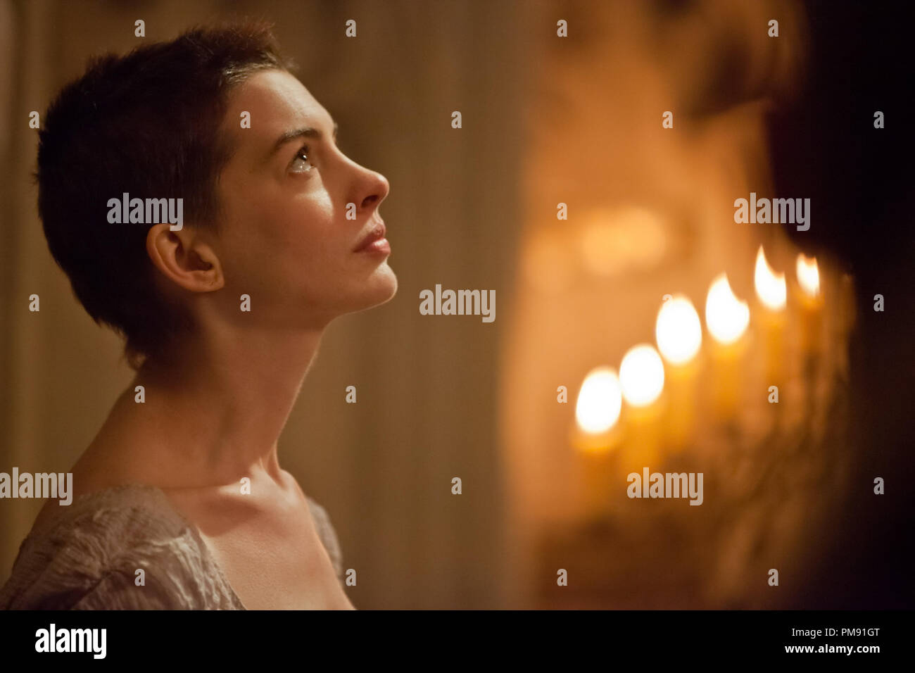 ANNE HATHAWAY as Fantine in "Les Misérables", 2012 Stock Photo - Alamy