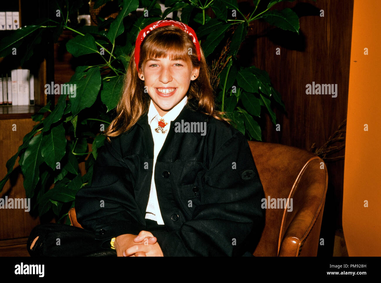 original 8x10 publicity photo 1990 Mayim Bialik MOLLOY 90s sitcom ...