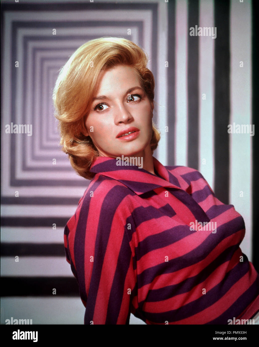 Angie dickinson hi-res stock photography and images - Alamy