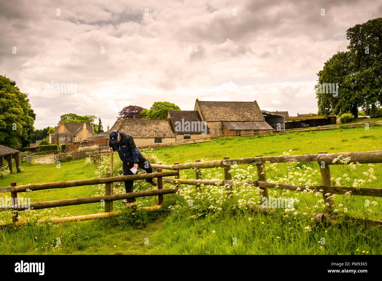 Cotswolds Walks High Resolution Stock Photography and Images - Alamy