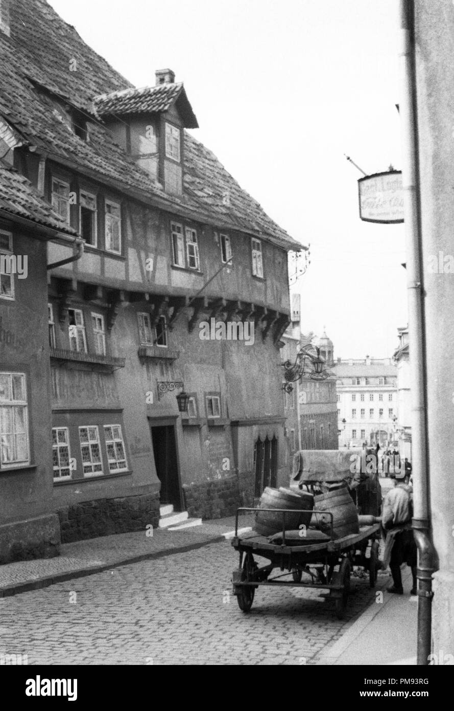 Germany street 1940s hi-res stock photography and images - Alamy
