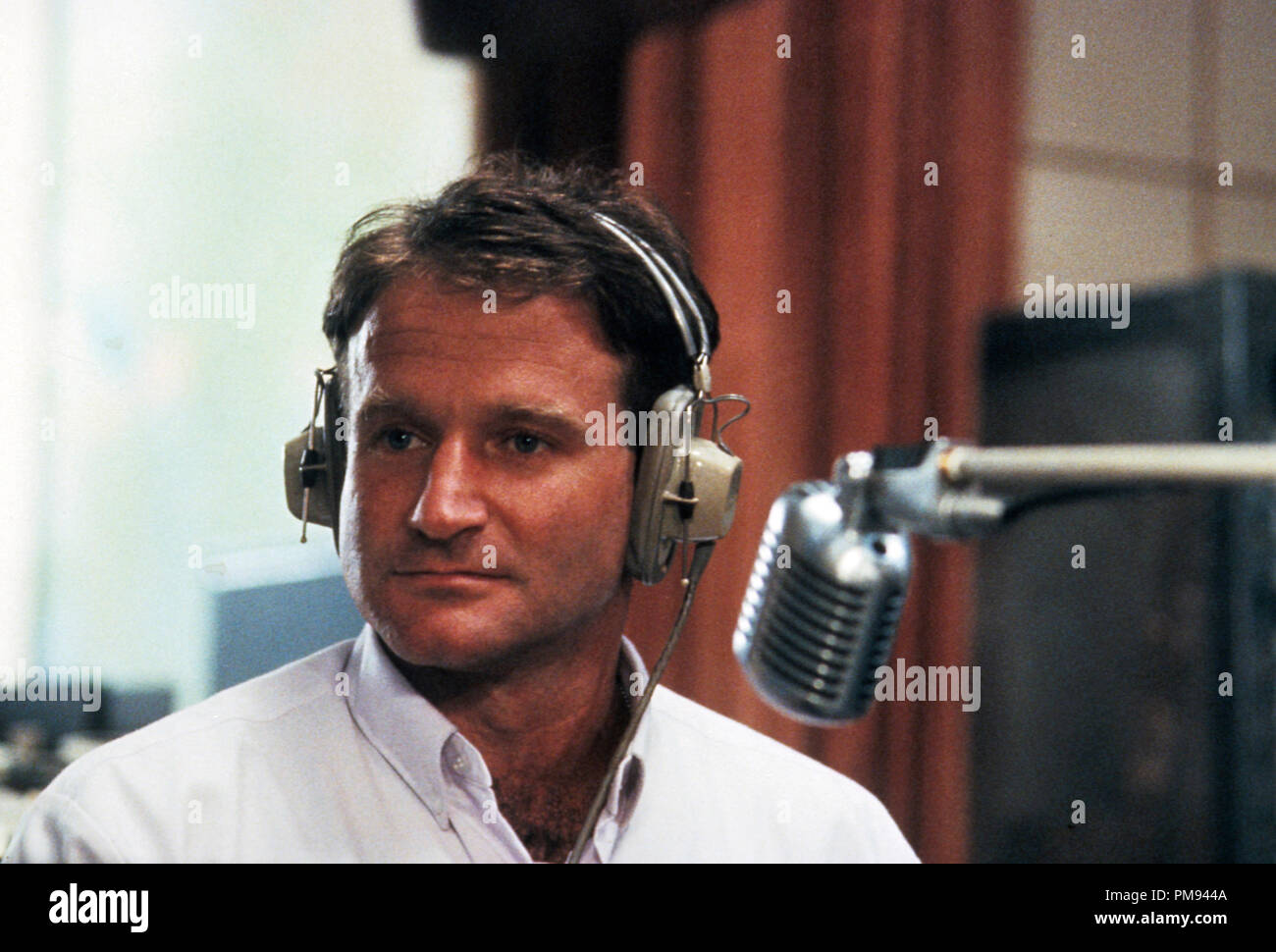 Studio Publicity Still from "Good Morning, Vietnam" Robin Williams ...