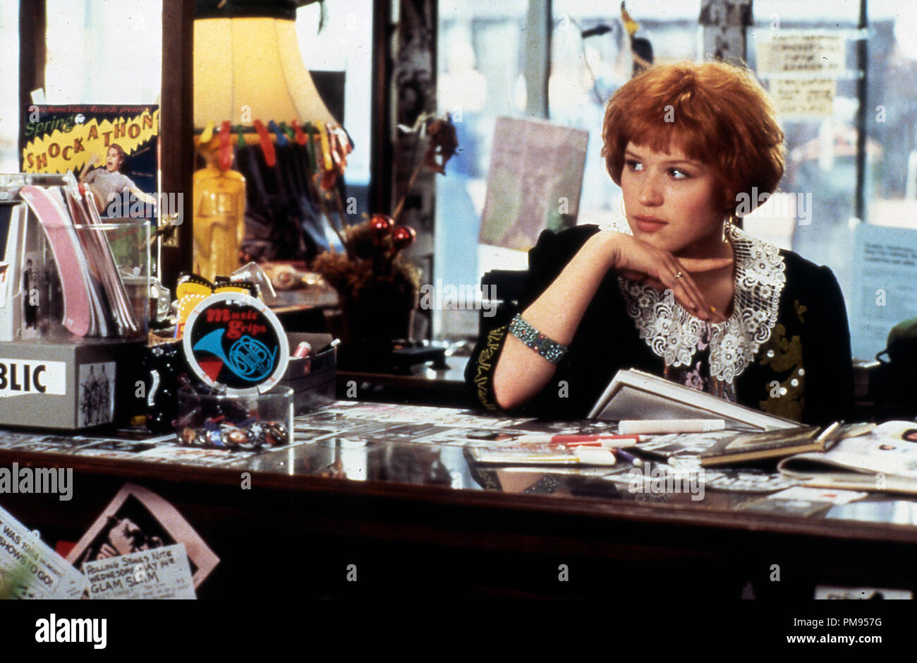 Molly Ringwald 1986 High Resolution Stock Photography and Images - Alamy
